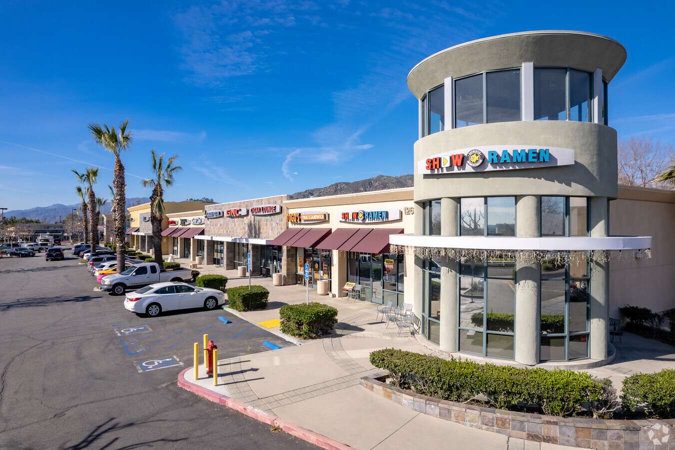Retail Center Property Management | Primior Property Management